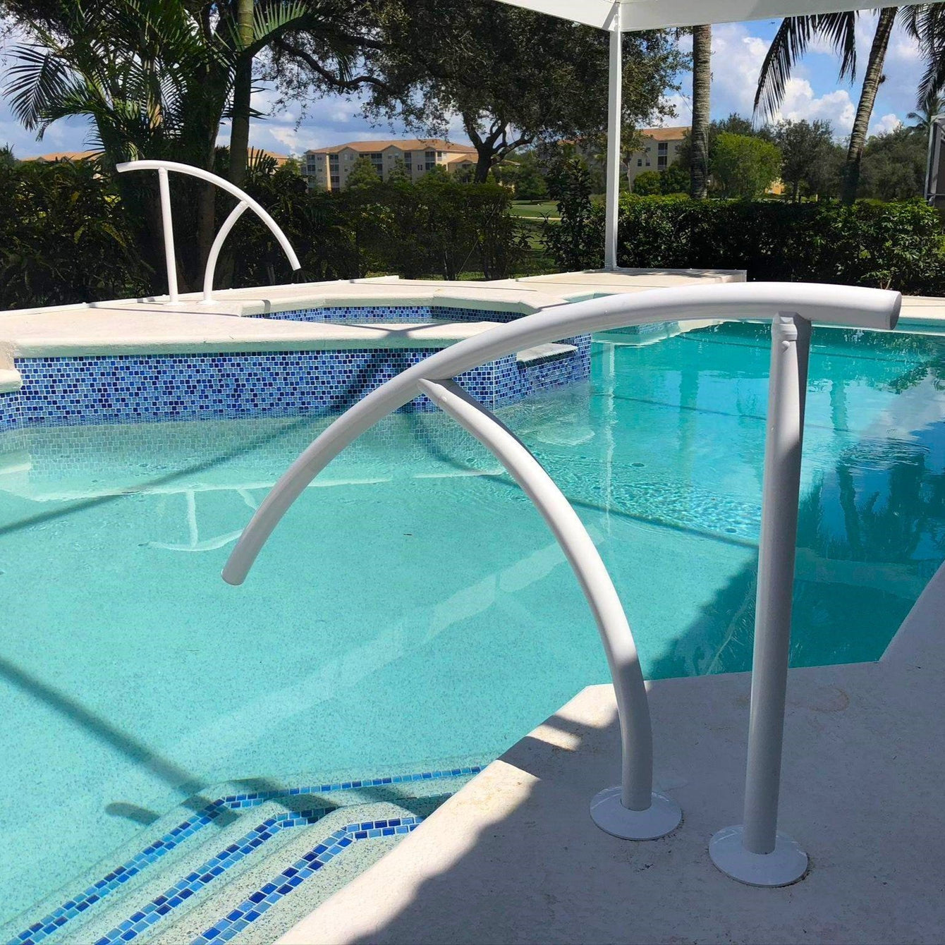 Pool & Spa Hand Rails and Ladders – Saftron